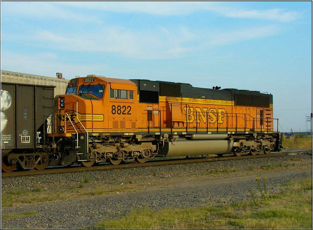 BNSF 8822